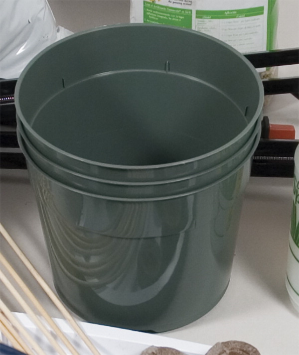 MansionSchools.com : Delta Education Plastic Flower Pots - 5.5 inches ...